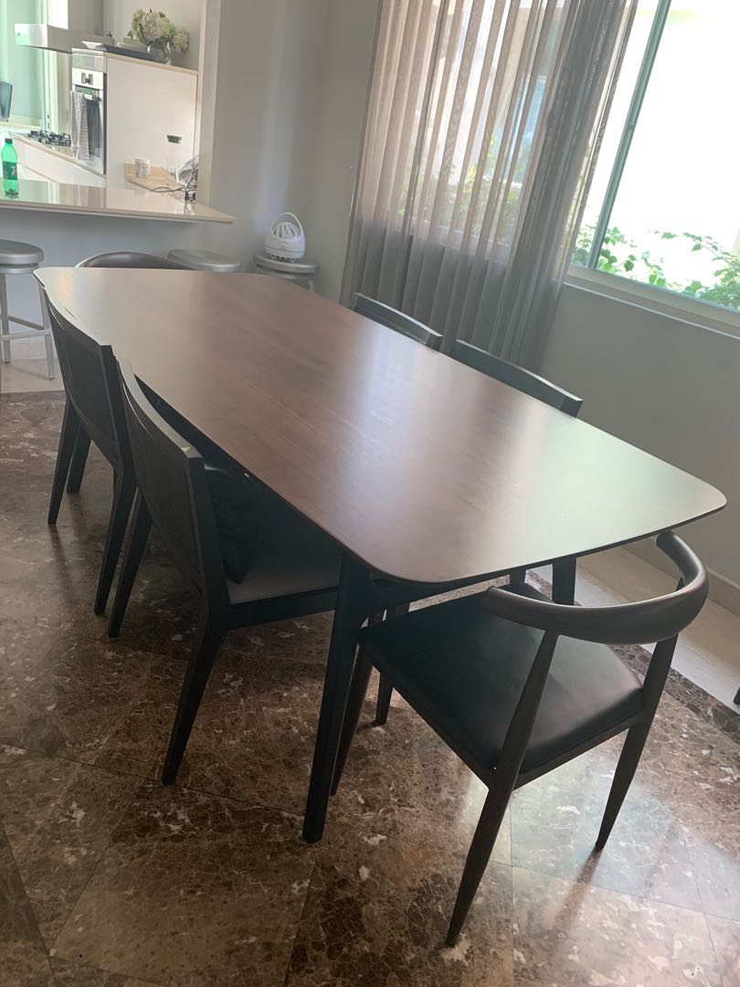 Castlery Dining Table, Furniture, Tables & Chairs on Carousell
