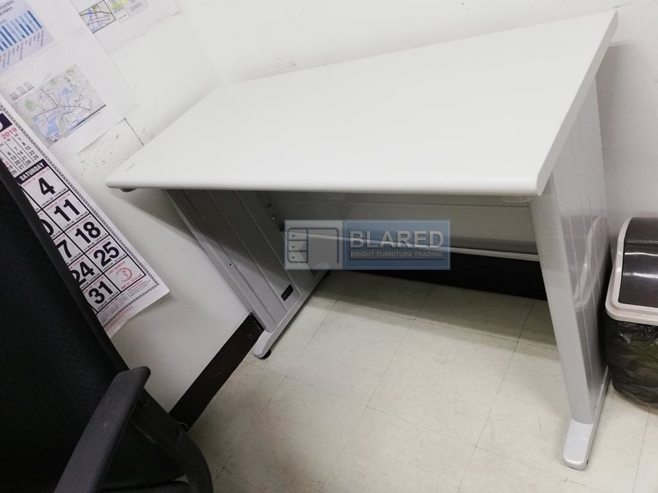FST TABLE - office furniture - cubicles PARTITION ..004, Furniture ...