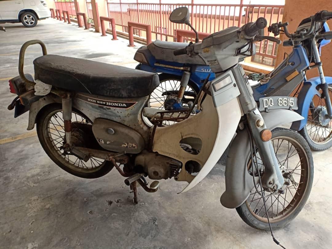 Honda C70, Motorbikes on Carousell
