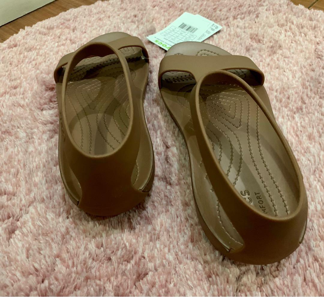 Brand New - Crocs Serena - Bronze - Size 7, Women's Fashion, Footwear ...