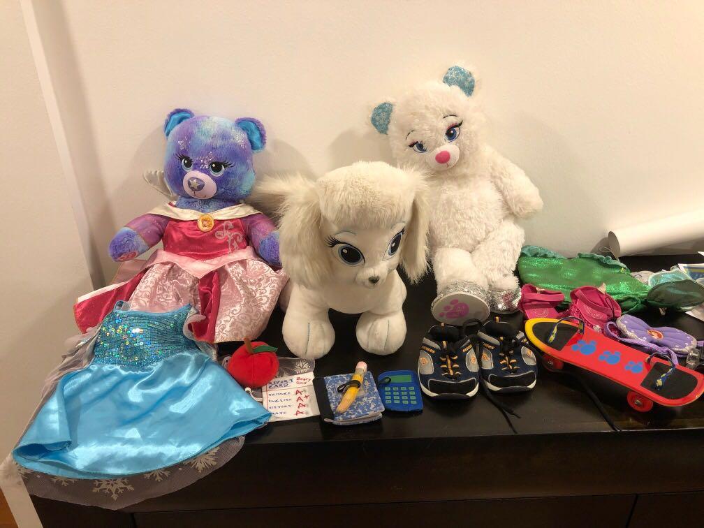 Build a bear Bundle, Hobbies & Toys, Toys & Games on Carousell
