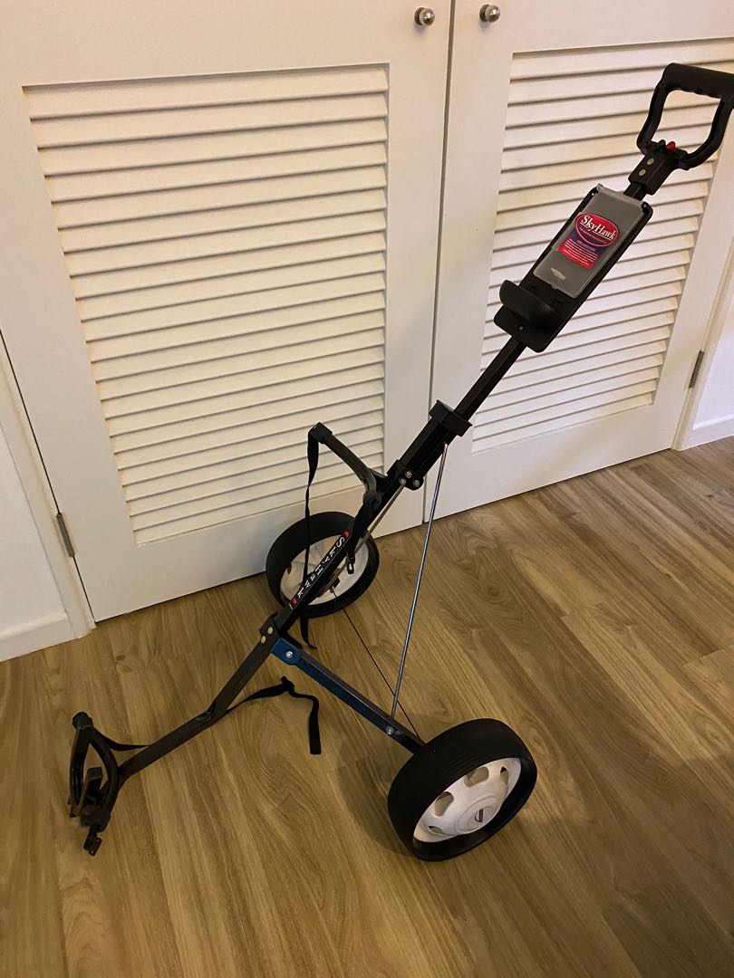 Golf trolley, Sports Equipment, Sports & Games, Golf on Carousell