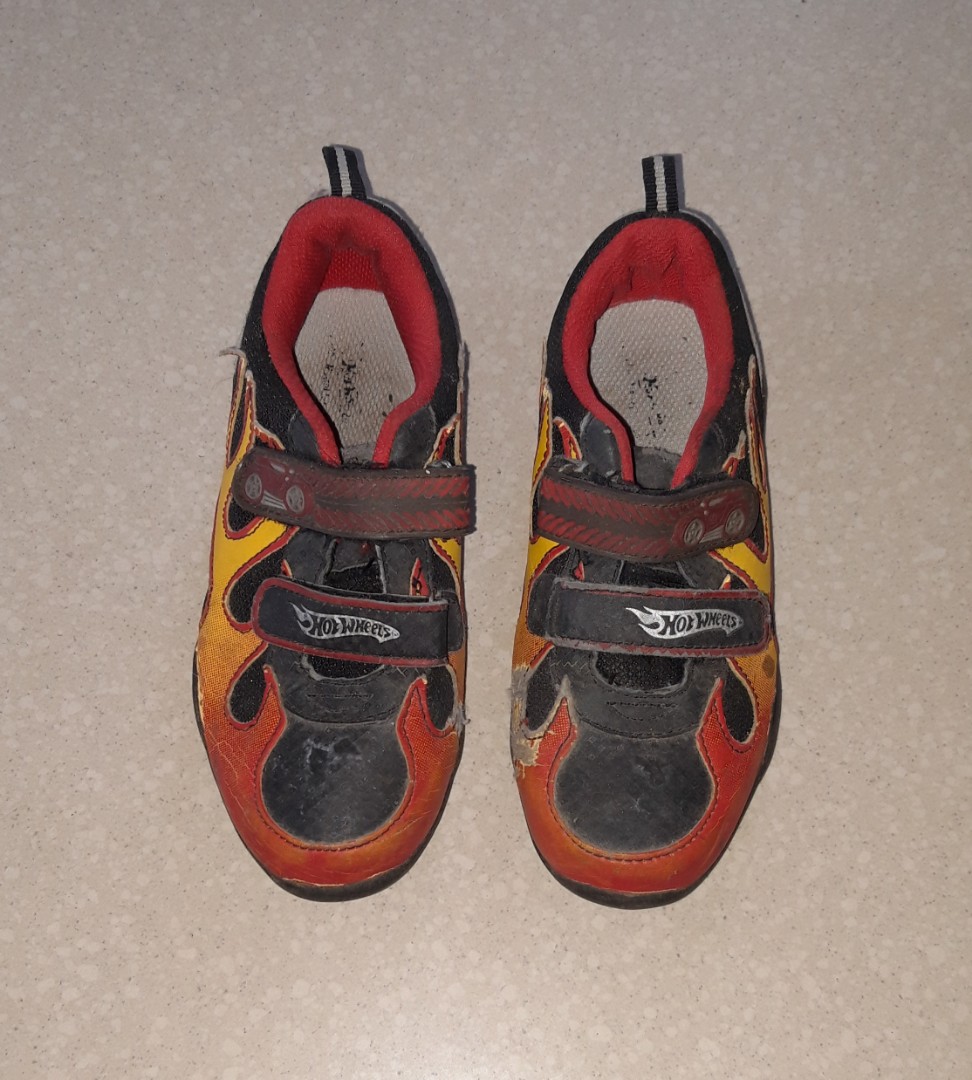 Hot Wheels Rubber Shoes for kids, Men's Fashion, Footwear, Slippers ...