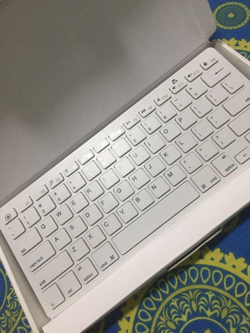Miniso Bluetooth Keyboard, Audio, Earphones on Carousell