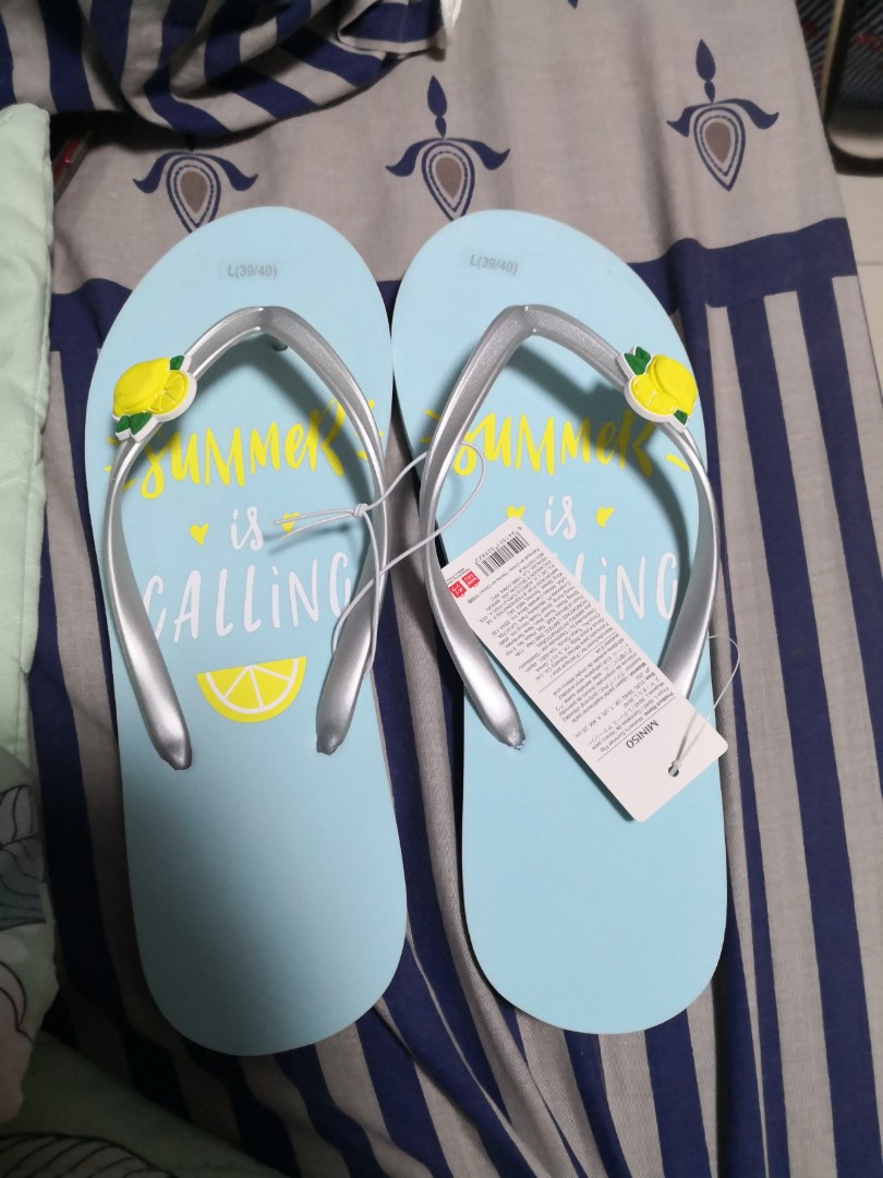 Slipper miniso, Women's Fashion, Footwear, Flipflops and Slides on ...