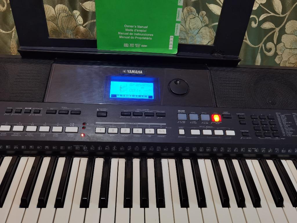 Yamaha PSR E433 Electric Piano Portable Keyboard, Hobbies & Toys, Music ...