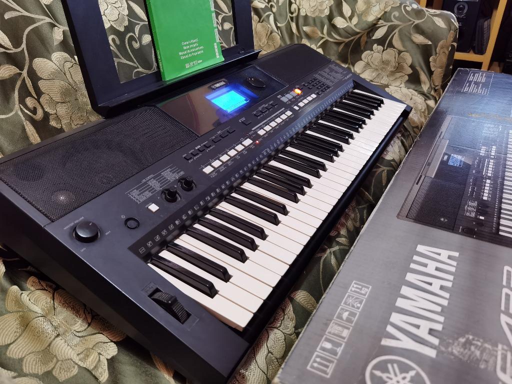 Yamaha PSR E433 Electric Piano Portable Keyboard, Hobbies & Toys, Music ...