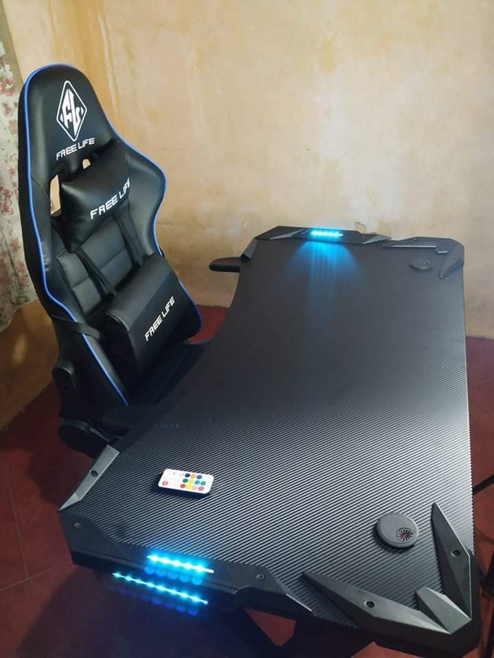 FreeLife Gaming Chair and Table Set, Computers & Tech, Parts ...