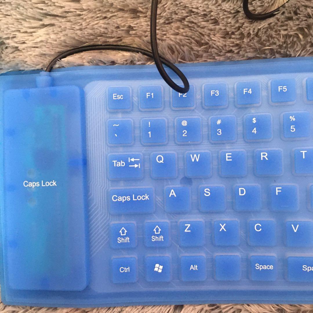 Keyboard Logitech / keyboard eksternal, Elektronik, Komputer, Laptop di ...