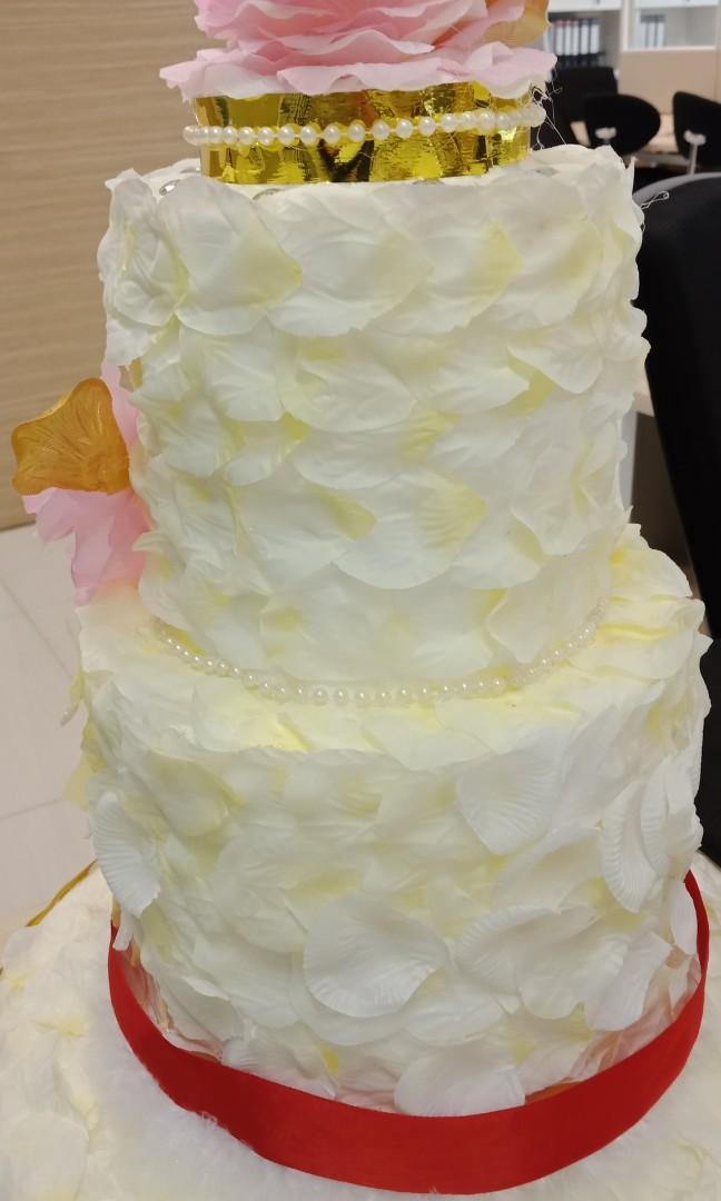 PROMO MERDEKA-Birthday cake (DUMMY), Serba Serbi, Others di Carousell