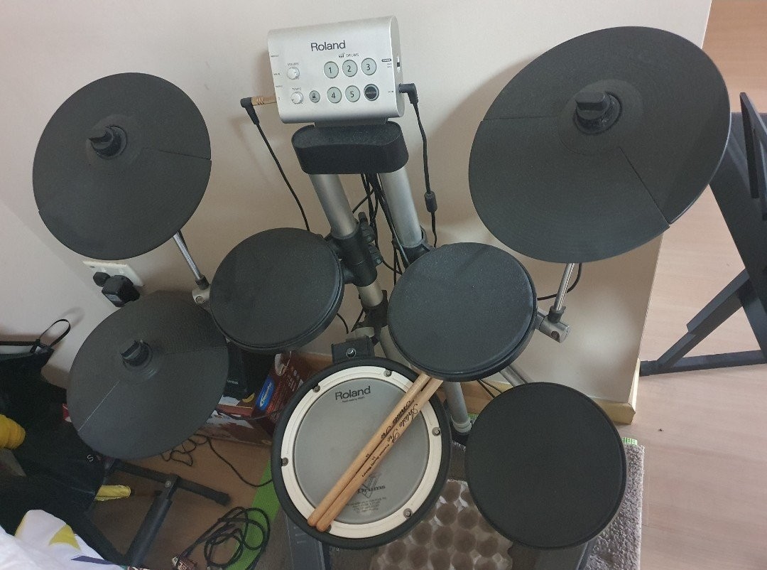 Roland electric drum set., Hobbies & Toys, Music & Media, Musical ...