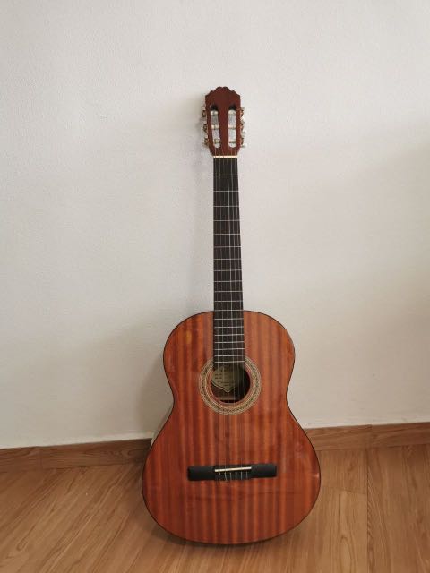 Samick Classical Guitar, Hobbies & Toys, Music & Media, Musical Instruments on Carousell