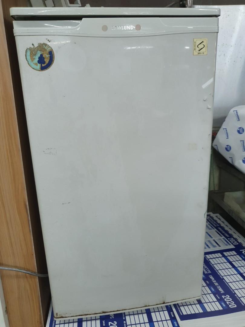 Used Samsung Mini Fridge Refrigerator, TV & Home Appliances, Kitchen ...