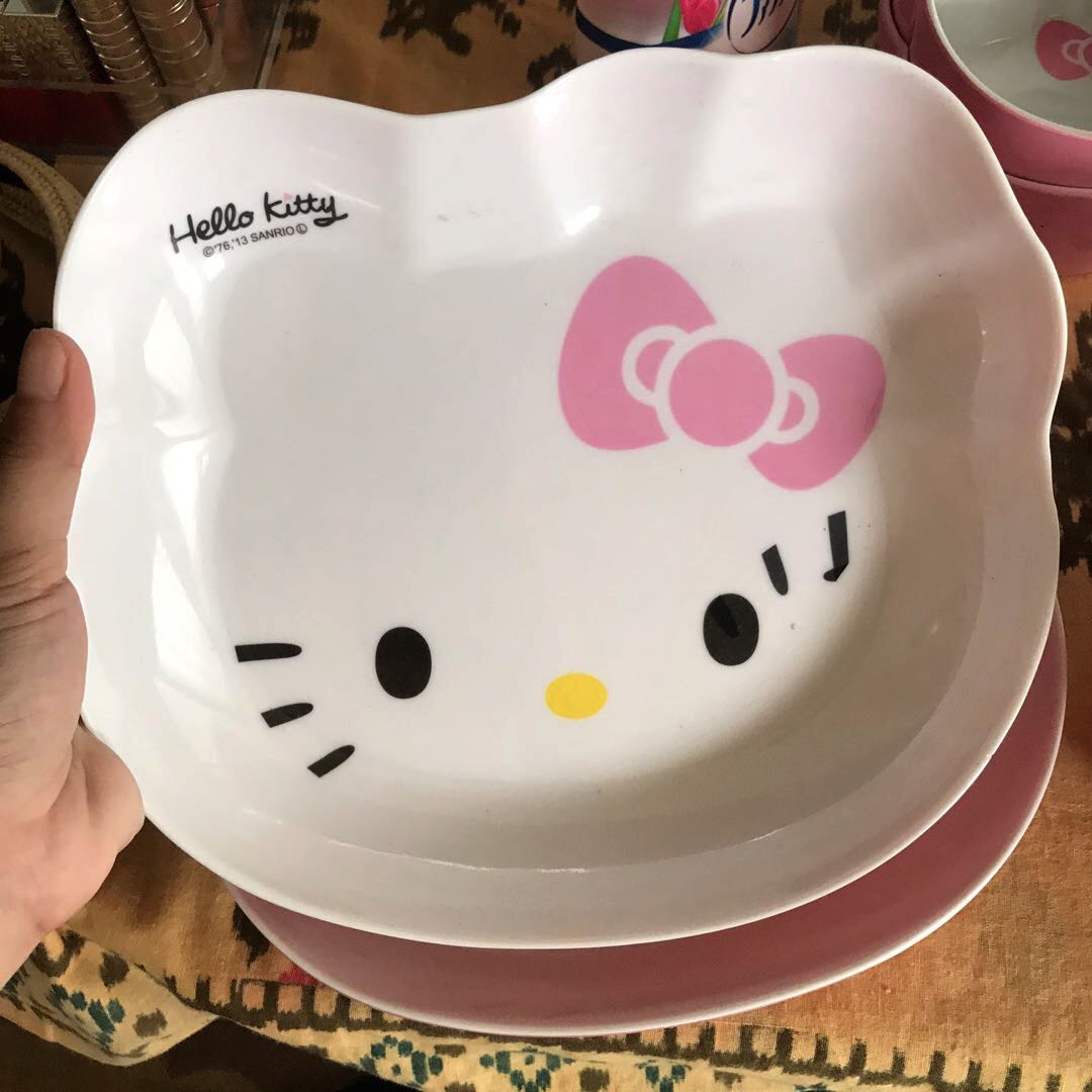 Hello kitty plate, Food & Drinks, Chilled & Frozen Food on Carousell