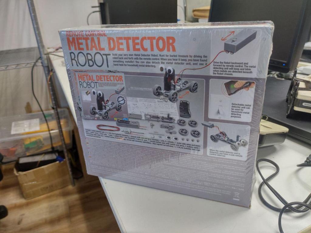 Metal Detector Robot 金屬偵測機械人, 興趣及遊戲, 玩具 & 遊戲類 - Carousell