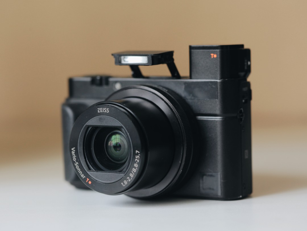 Sony RX100 Mark III Mark 3 M3, Photography, Cameras on Carousell