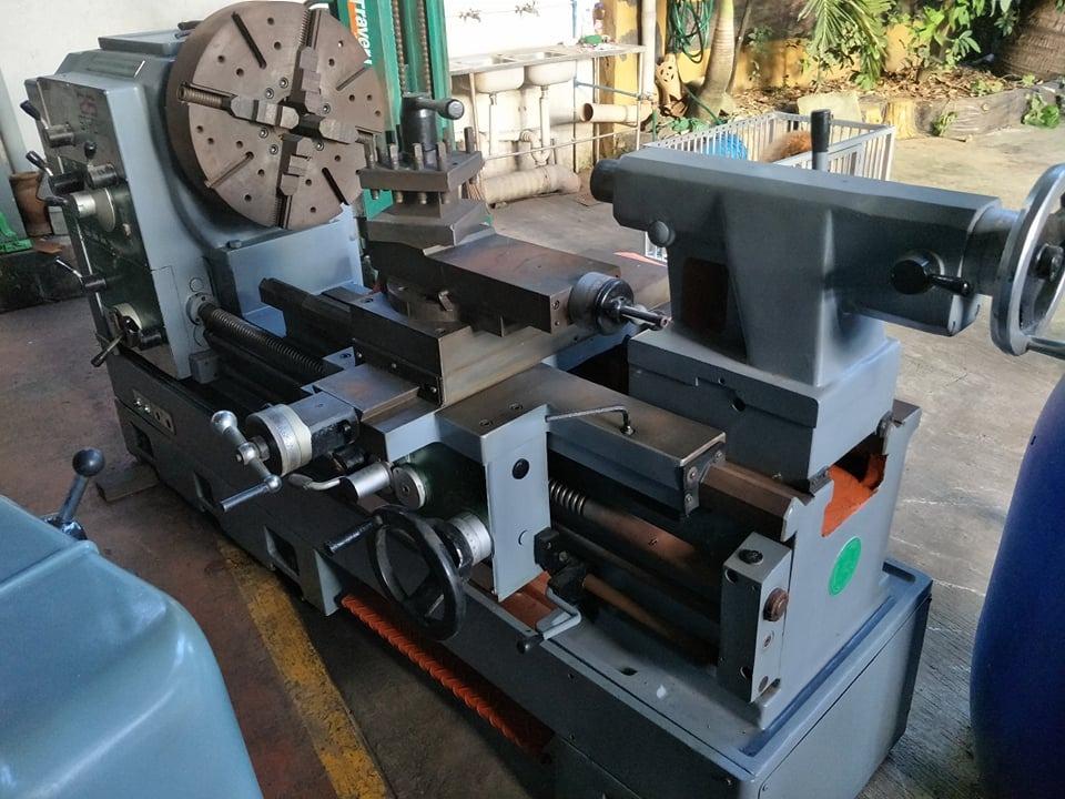 1 UNIT LATHE MACHINE 5FT, Commercial & Industrial, Industrial Equipment ...