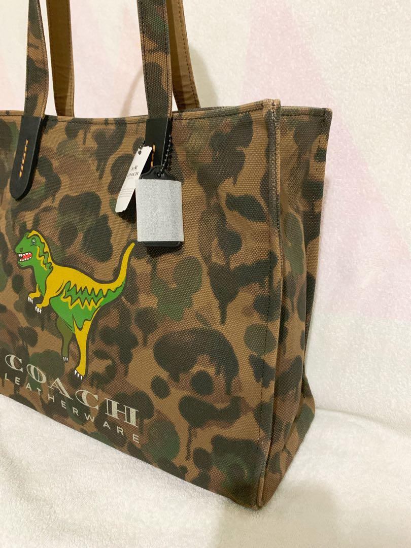 一口價 Coach 限量版 恐龍 Rexy Tote 42, 名牌, 袋 & 銀包 - Carousell