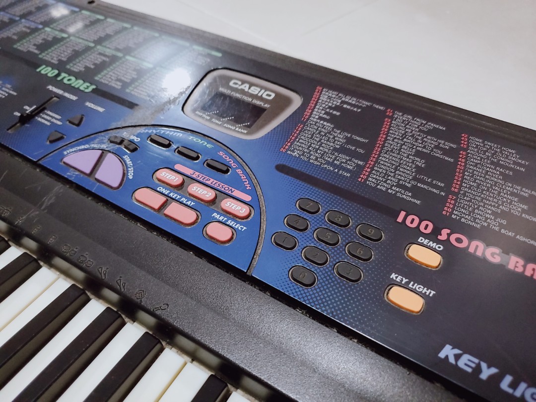 CASIO LK-30 電子琴+ 琴架, 興趣及遊戲, 音樂、樂器 & 配件, 樂器 - Carousell