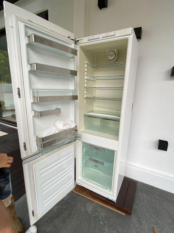 Miele KFN 9753 ID - Refrigerator - Built-in. Good condition, TV & Home ...