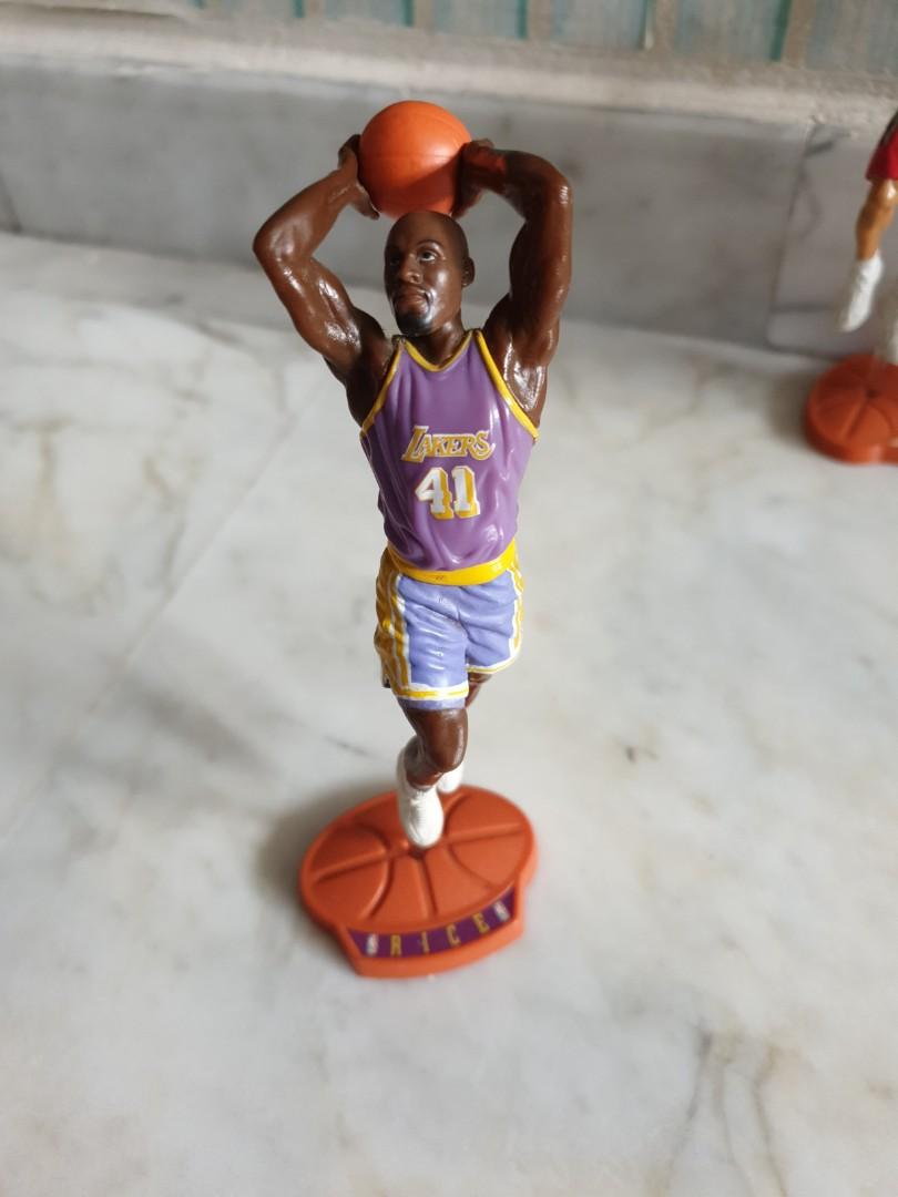 TALKING MICHAEL JORDAN & Basketball players in action figurines ...