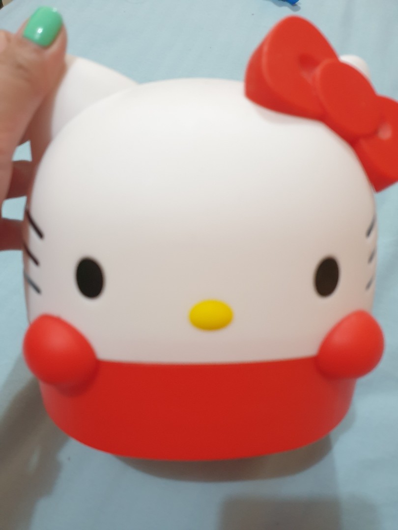 Hello Kitty Tissue Roll Holder, Beauty & Personal Care, Sanitary ...