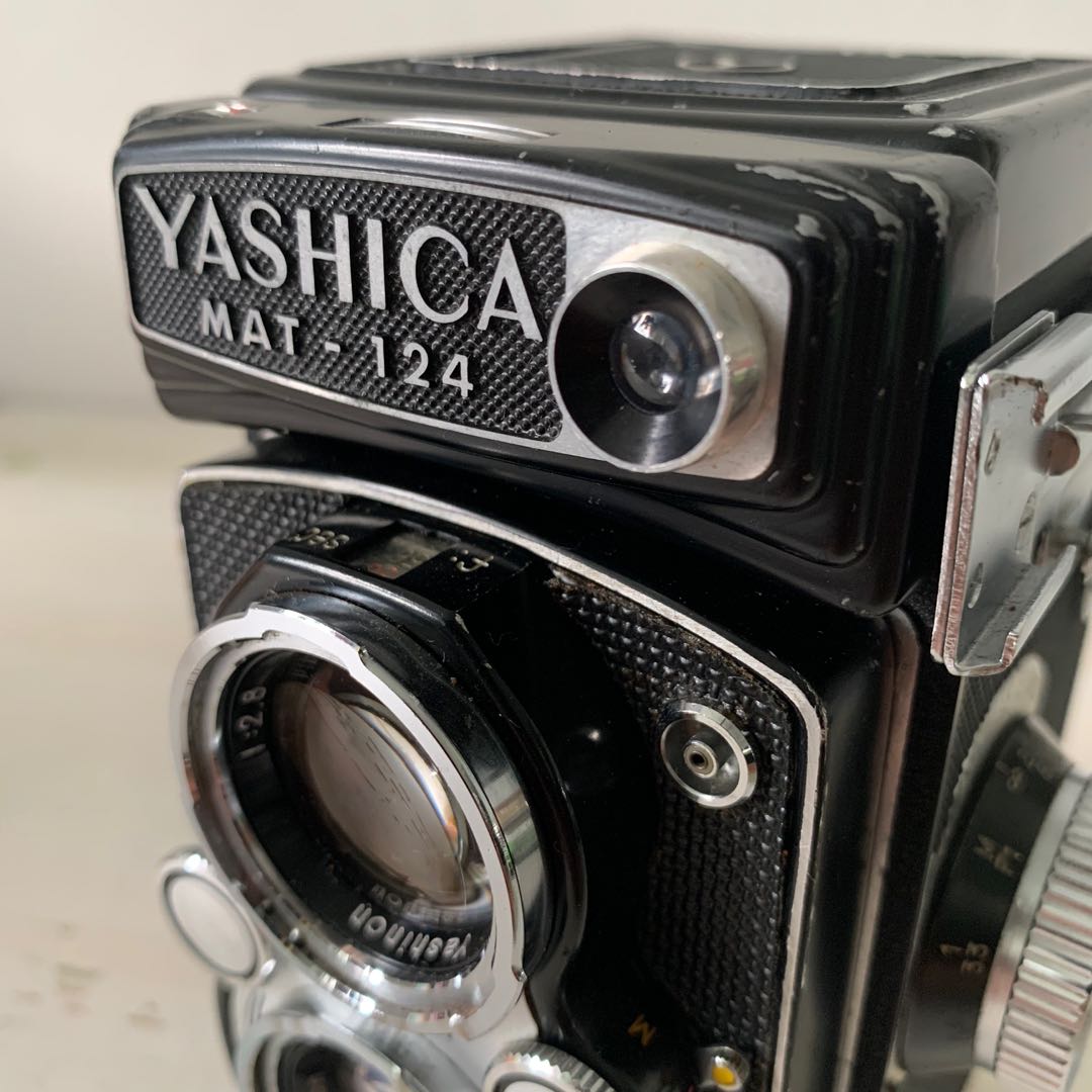 Yashica Mat 124 TLR medium format camera, Photography, Cameras on Carousell