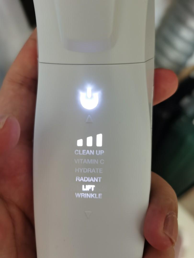 Amway Artistry Dermasonic device on Carousell