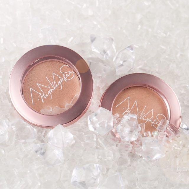 ANAS Makeup Highlighter, Beauty & Personal Care, Face, Makeup on Carousell