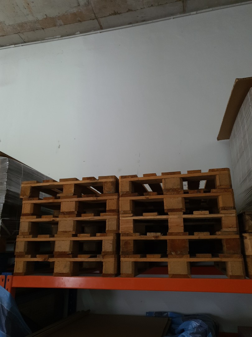 Free wooden and plastic pallets, Everything Else on Carousell