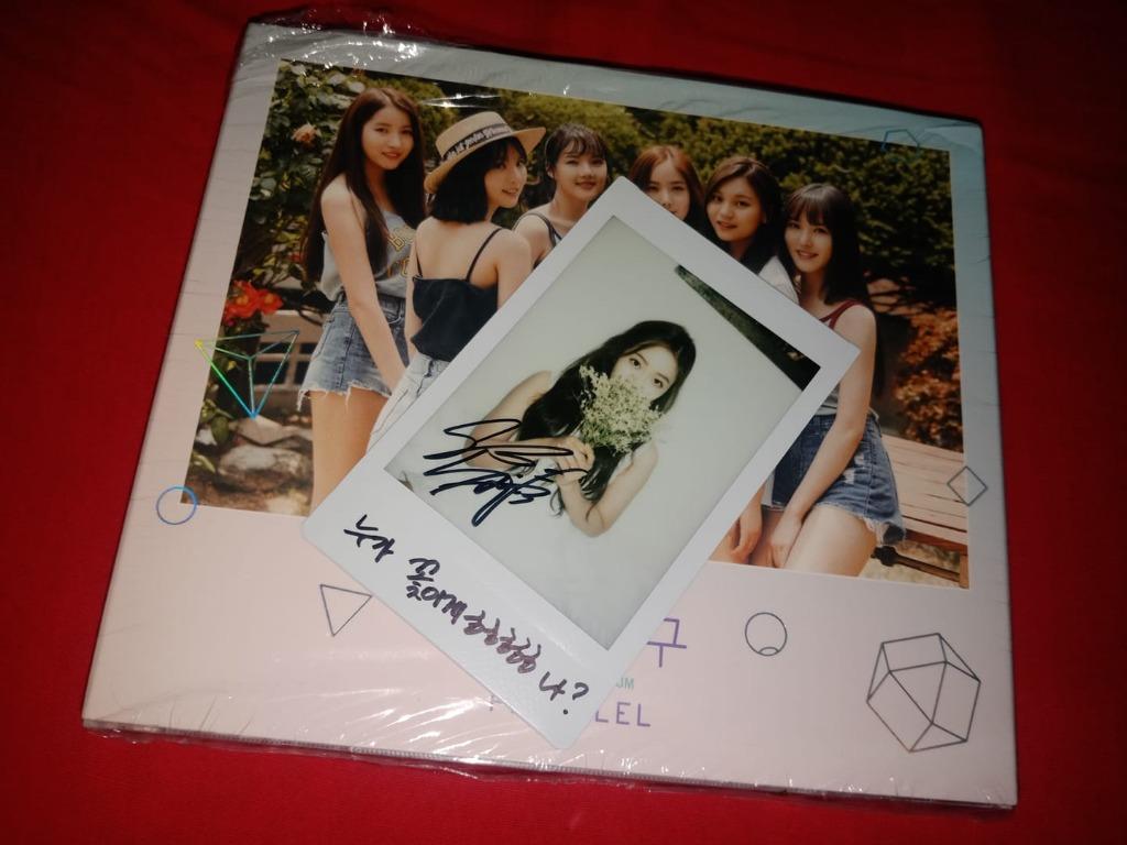GFRIEND OFFICIAL POLAROID with signature, Hobbies & Toys, Memorabilia ...