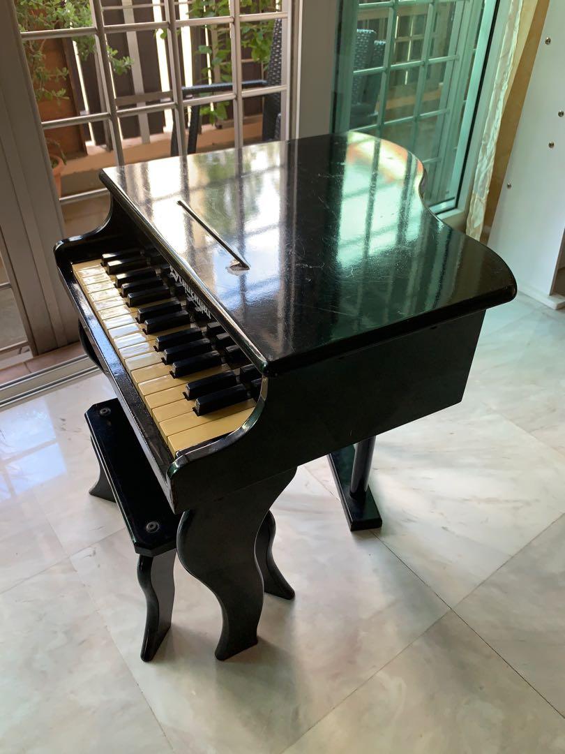 Mini grand piano, Music & Media, Music Instruments on Carousell