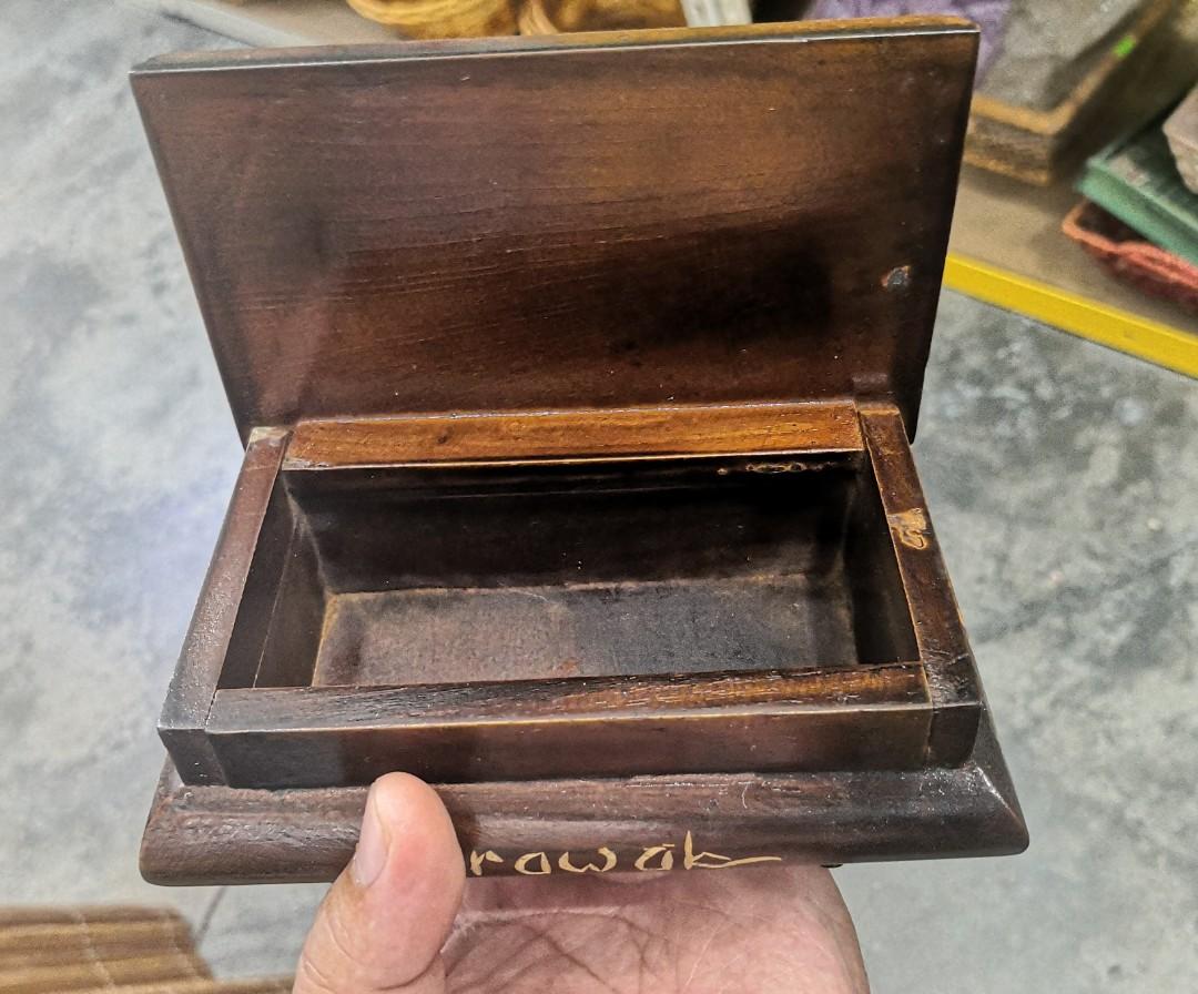 Wooden Box kotak kayu simpan barang berharga duit dan barang kemas ...