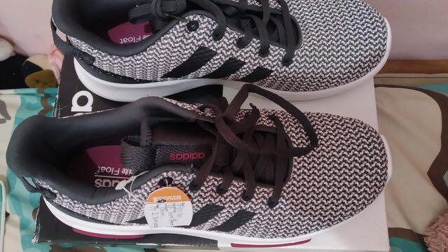 adidas cf racer tr, Fesyen Wanita, Sepatu di Carousell