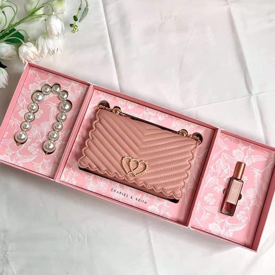 Charles and Keith Gift Box Exclusive, Women's Fashion, Bags & Wallets ...