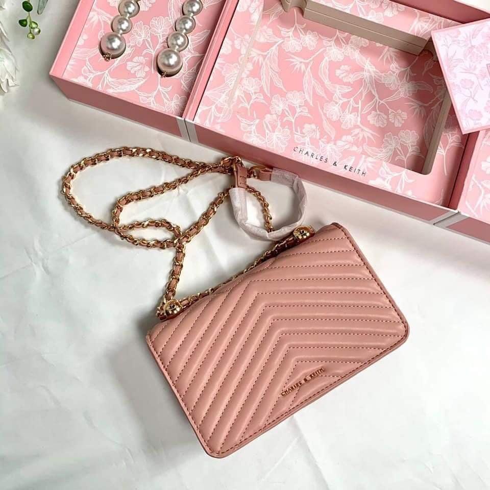 Charles and Keith Gift Box Exclusive, Women's Fashion, Bags & Wallets ...