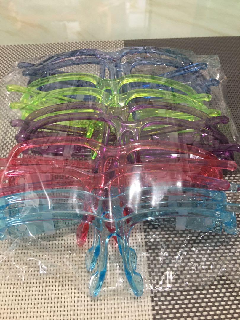 Colored frame face shield, Beauty & Personal Care, Face, Face Care on ...