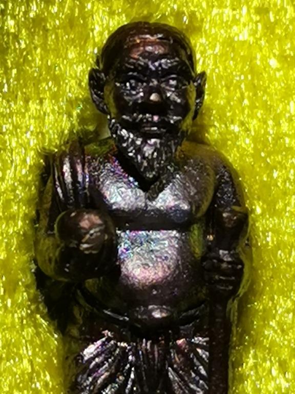 LP Sompong Wealth ChuChok Roop Lor., Vintage & Collectibles, Religious ...