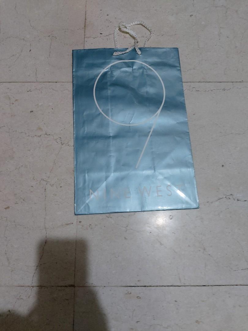 Paper bag Nine West biru 23/36/15, Barang Mewah, Tas & Dompet di Carousell