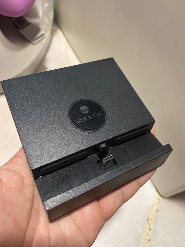 Skull & co Jumpgate portable dock for switch, Video Gaming, Video Game ...