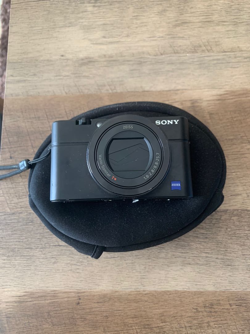 Sony RX100 Mark IV, Photography, Cameras on Carousell
