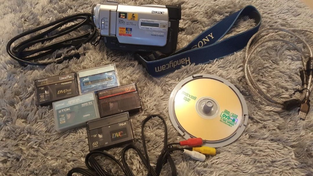 Digitalize mini DV / Digital8 / Hi8 / V8 cassette tape 迷你DV / 8mm 錄影帶過帶 ...
