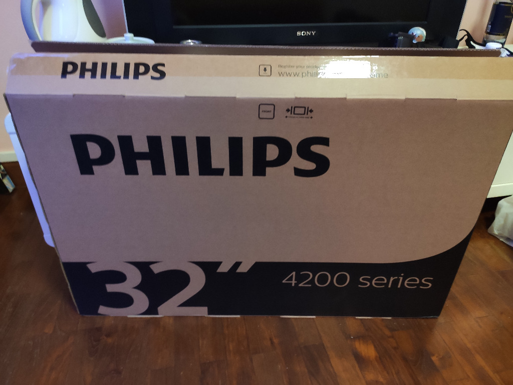 Philips 32 inch tv, TV & Home Appliances, TV & Entertainment, TV on ...
