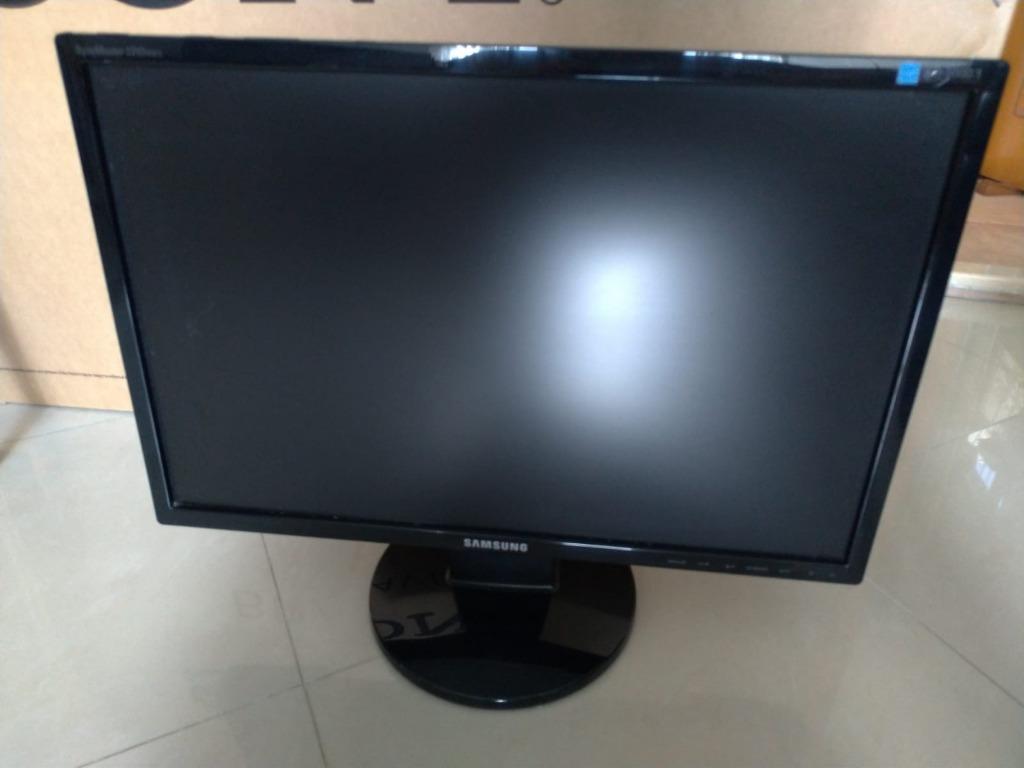 Samsung SyncMaster 2243BWX 55.9 cm (22") 1680 x 1050 像素 黑色 LCD monitor ...