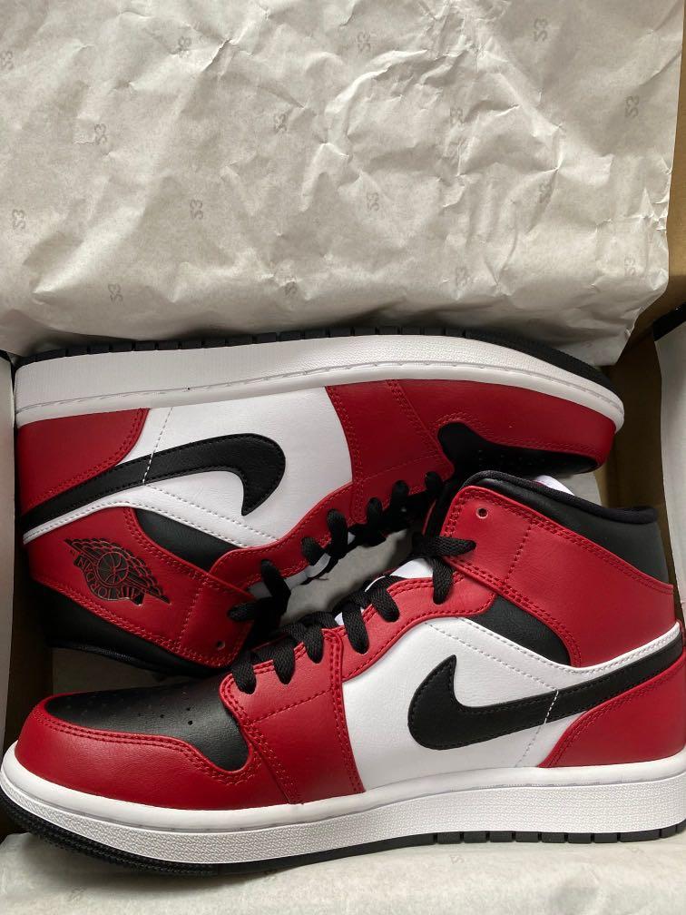 Air Jordan 1 Chicago Mids, Men's Fashion, Footwear, Sneakers on Carousell