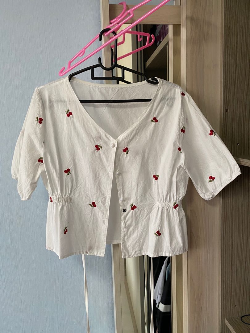 Cherry Top, Women's Fashion, Tops, Sleeveless on Carousell