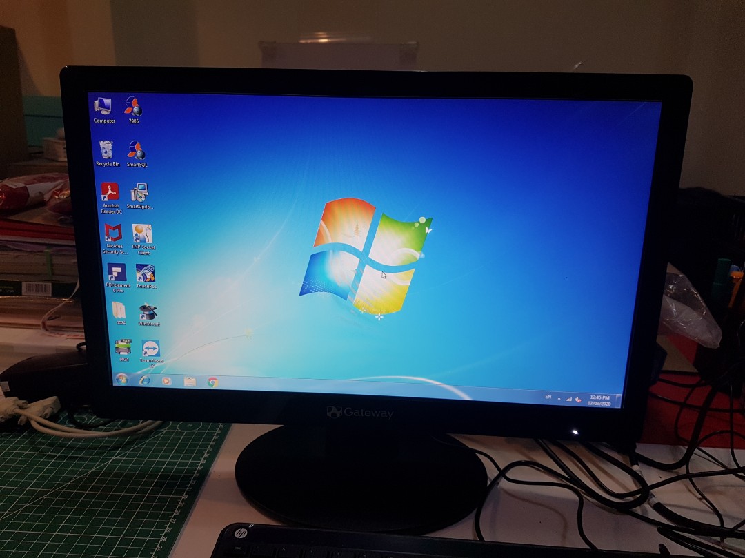 Gateway LCD Monitor HX1853L, Computers & Tech, Parts & Accessories ...