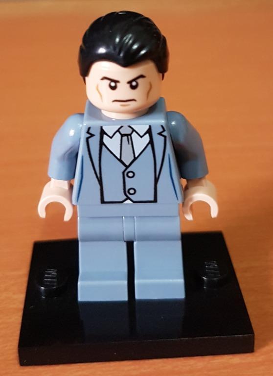 Lego Bruce Wayne from The Batcave set (DISPLAYED CONDITION; NEVER ...