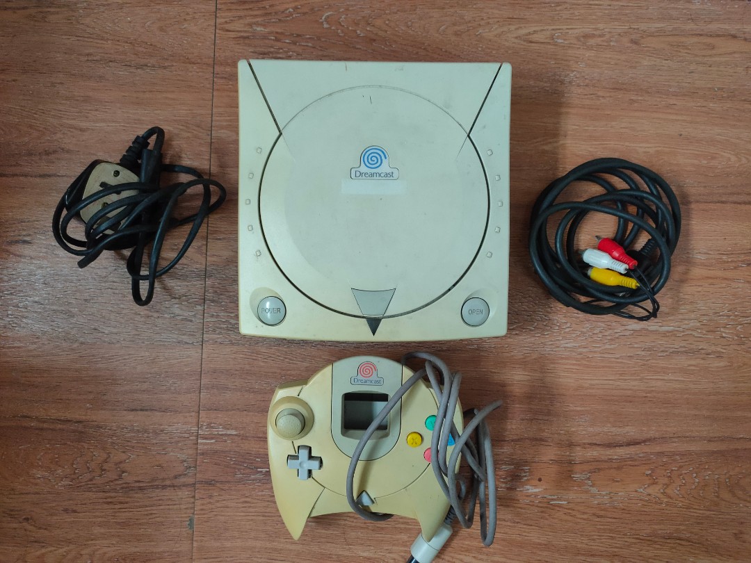 Sega Dreamcast : ISSUE - Orange LED light, Video Gaming, Video Game ...