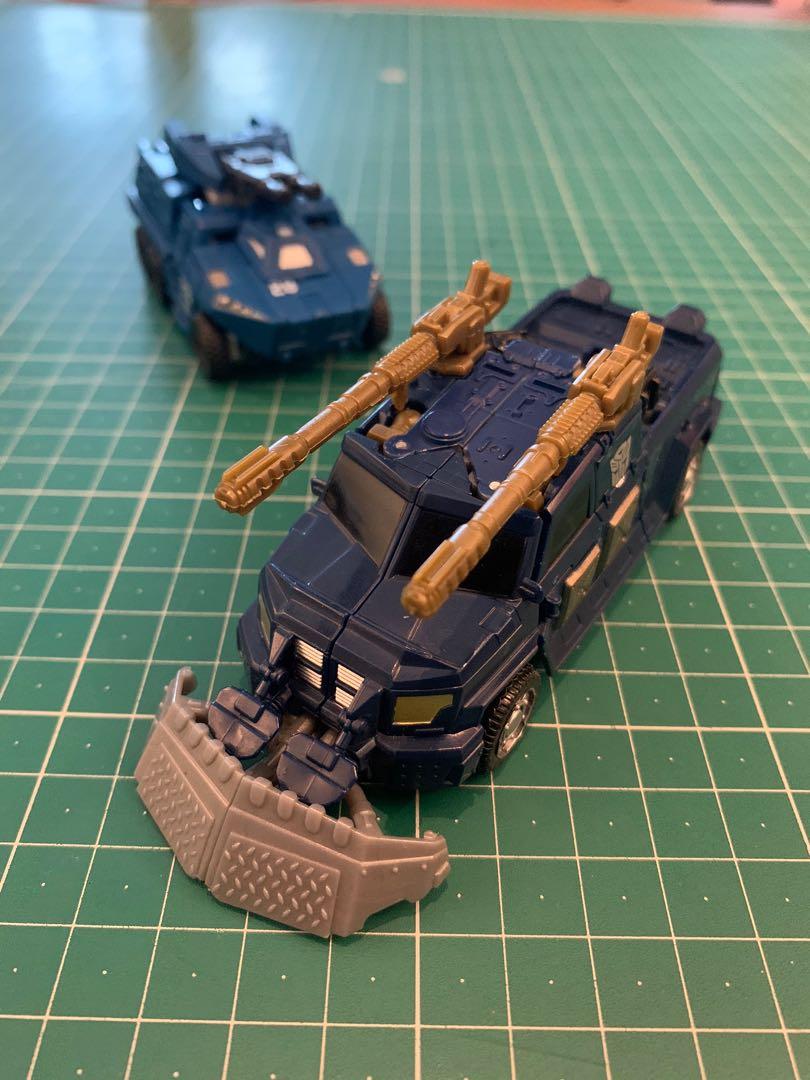 Transformers Reveal the Shield Autobot Breacher and Scattorshot ...